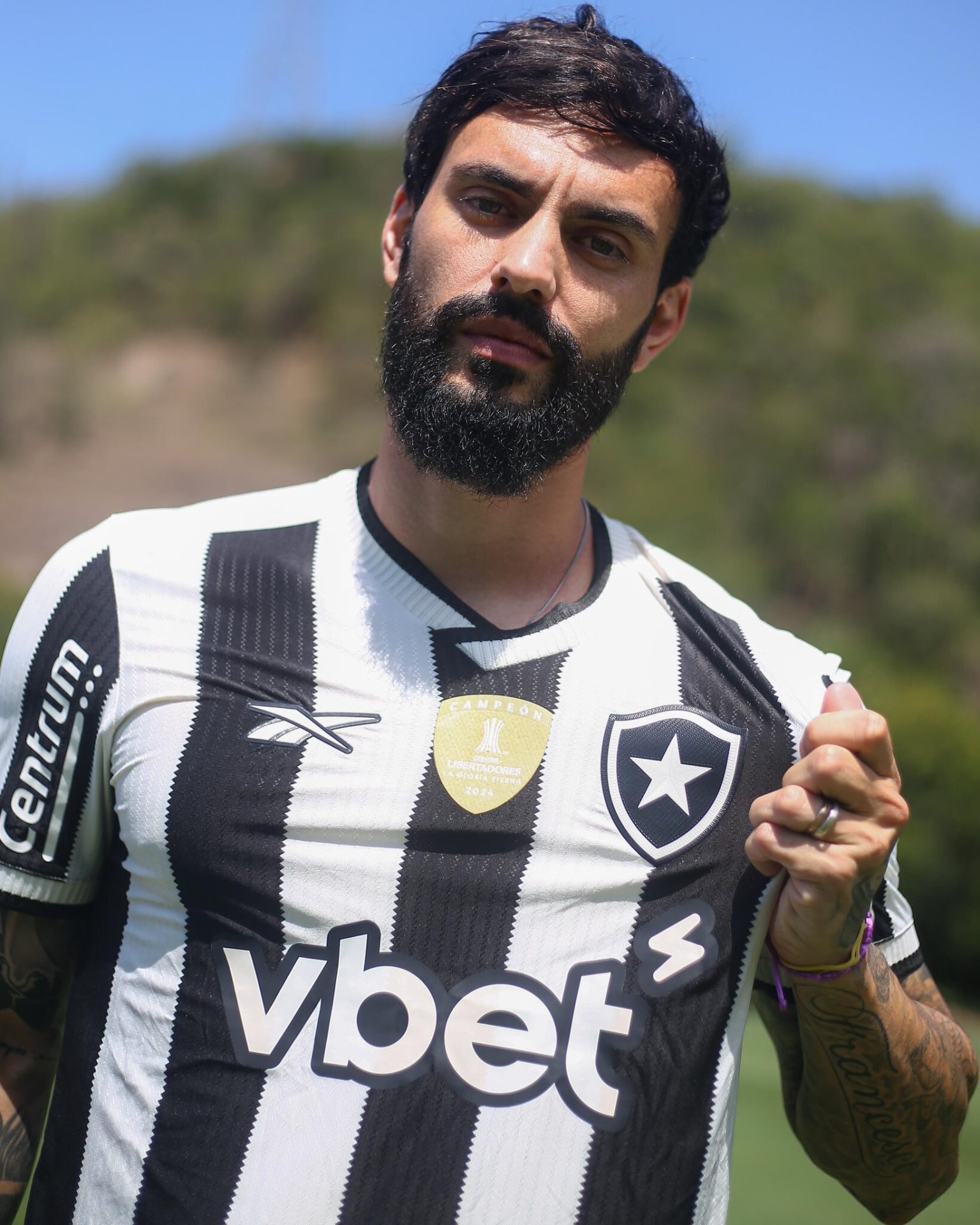 Mastriani, ex-Athletico, é anunciado pelo Botafogo
